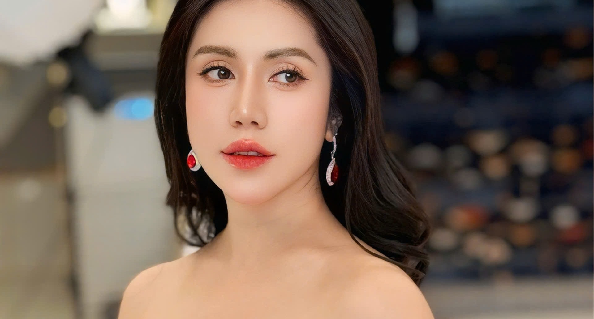 Nỗi đau của MC Hồng Nhung và hành trình trưởng thành với biệt danh 'Nhung Lươn'