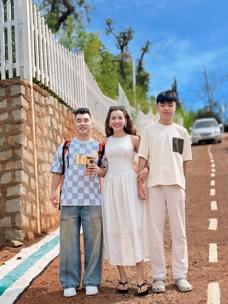 Con trai Kim Cương cao gần 1m9, đón sinh nhật đầu tiên tại Mỹ