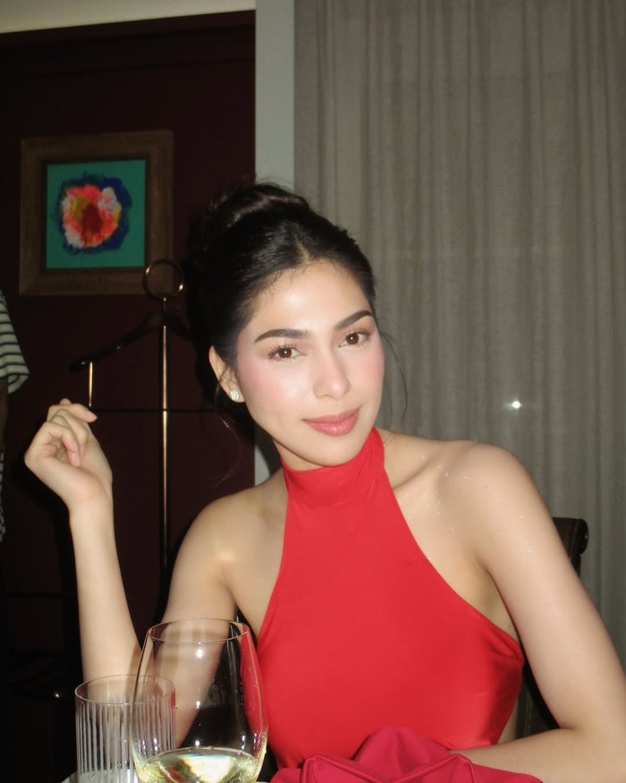 Chelsea Fernandez: The beauty and education of the Miss Cosmo 2025 ...