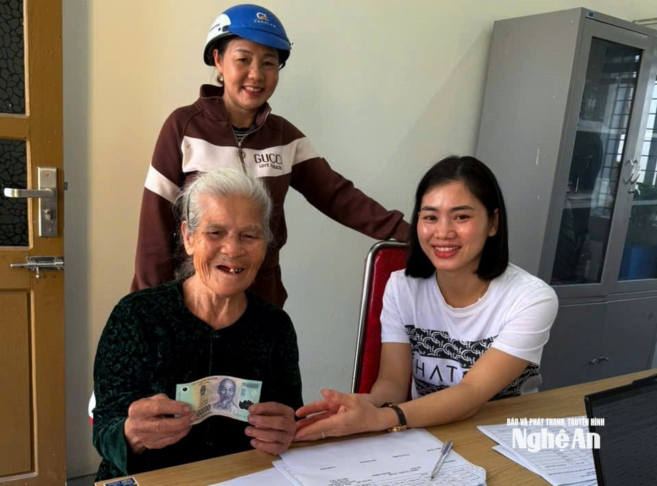 Nghe An: Gifts distributed promptly to eligible recipients throughout ...