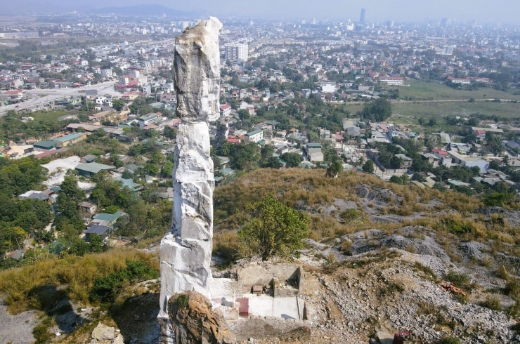 Thanh Hoa: Hon Vong Phu Island takes on a strikingly bright white ...