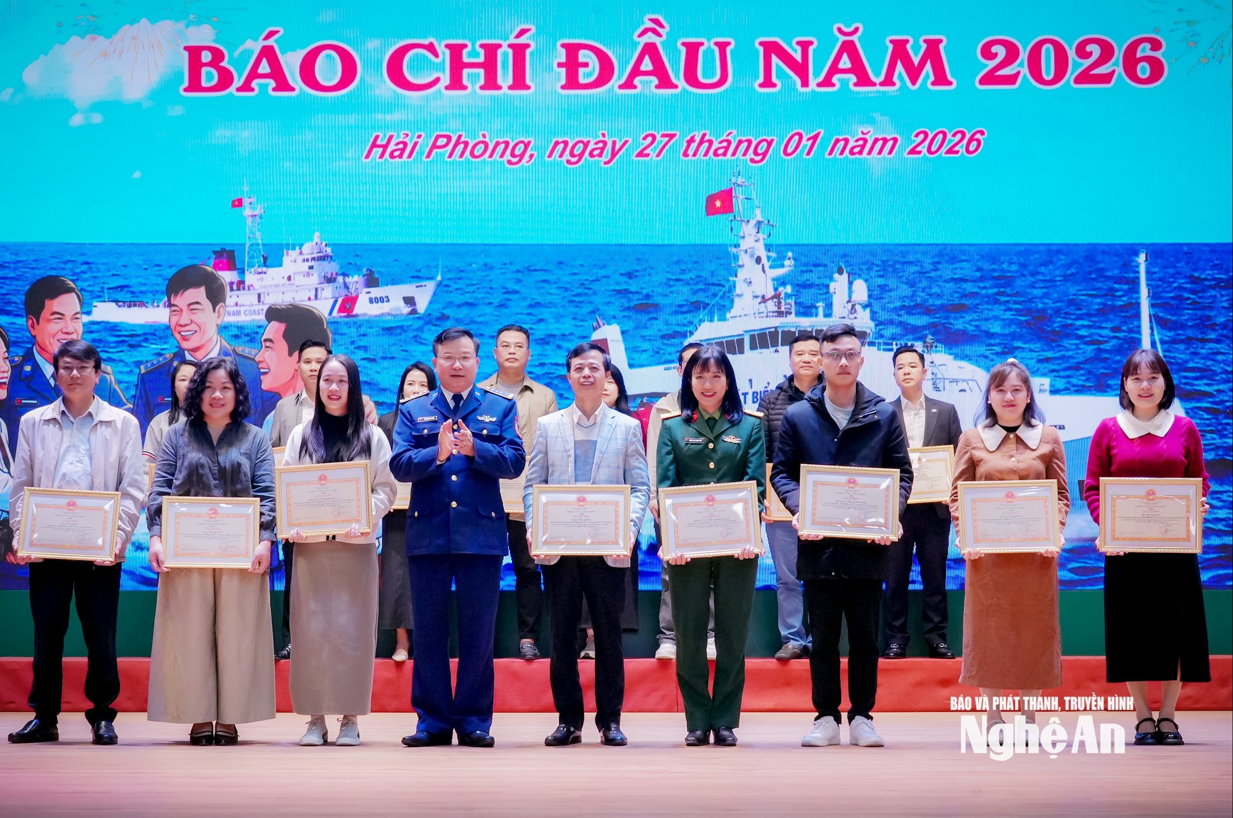 Units of the Vietnam Coast Guard held a press conference at the ...