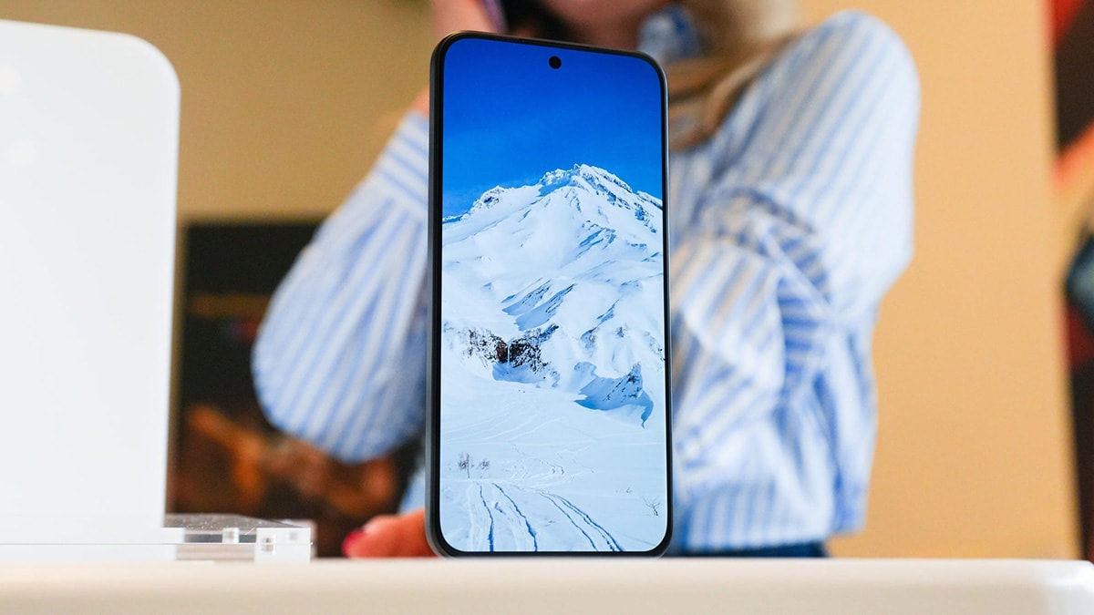MWC 2026: TCL launches NXTPAPER AMOLED - The world's first anti-glare ...