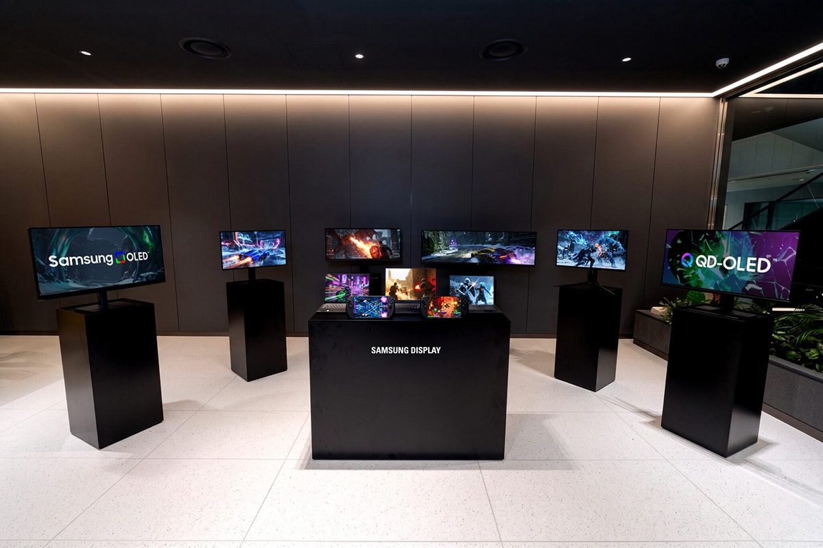 Samsung unveils ultra-thin OLED panel for laptops, reducing thickness ...