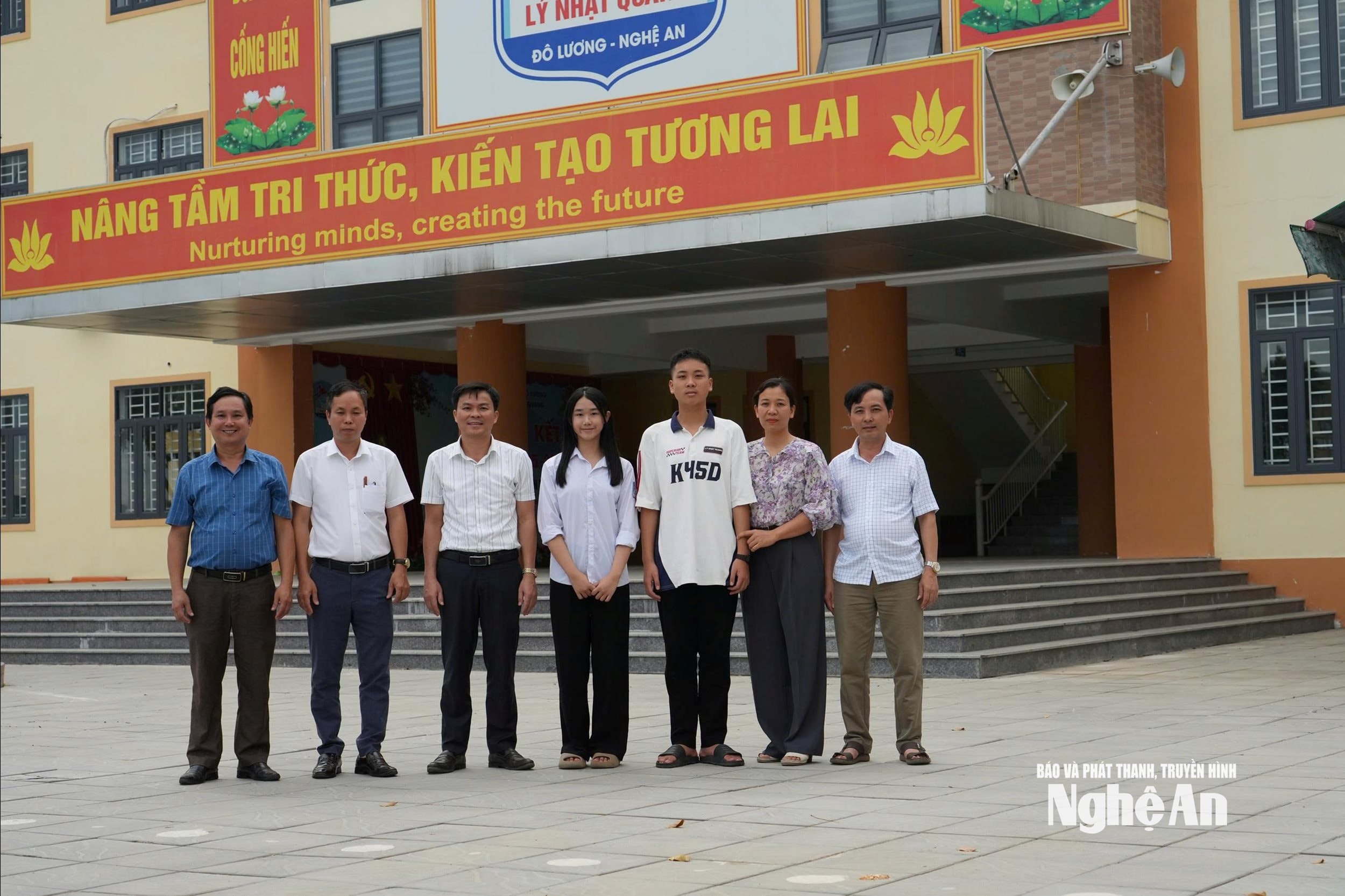 This year's college entrance exam season has produced two top-scoring ...