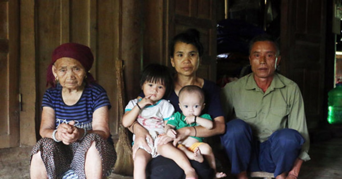 Cảnh côi cút của hai đứa trẻ mồ côi bố vì tai nạn giao thông