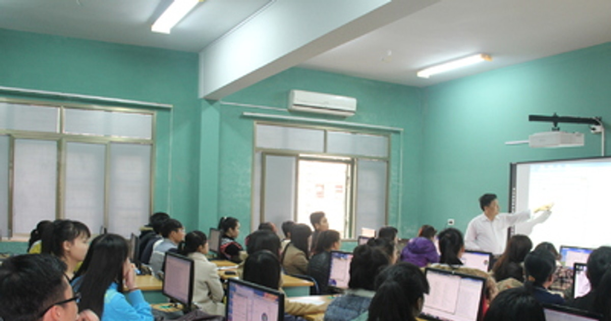 Vinh University attracts many talented and highly qualified staff.