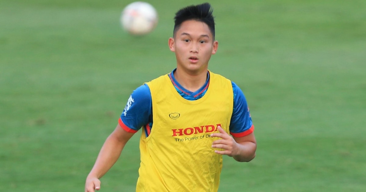 Tiền vệ gốc Nghệ An Andrej Nguyễn An Khánh hào hứng tập buổi đầu tiên cùng Đội tuyển Việt Nam