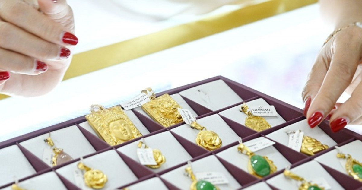 Gold price increases 'dizzily'; domestic coffee price turns up sharply