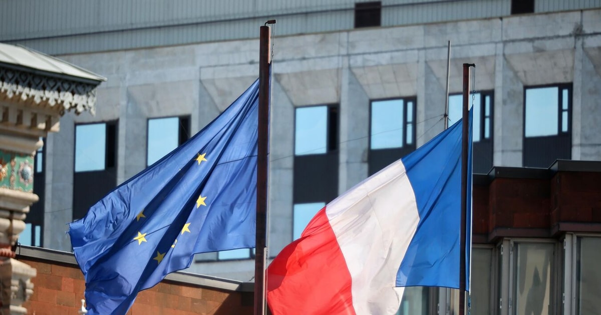 Pháp đề nghị sử dụng tài sản của Nga để mua vũ khí cho châu Âu