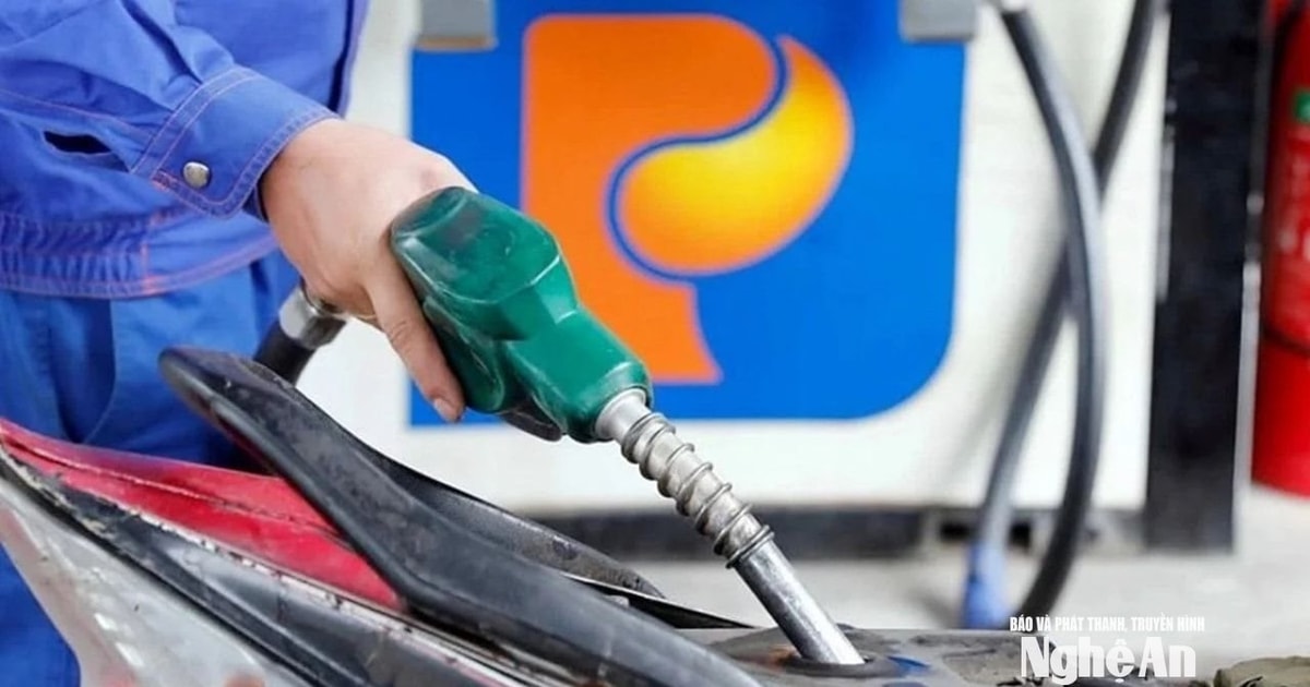 Giá xăng dầu hôm nay 30/3: Bảng giá xăng dầu Petrolimex, PVOIL, Mipec ...