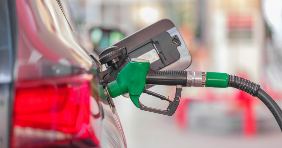 Giá xăng dầu hôm nay 3/4: Bảng giá xăng dầu Petrolimex, PVOIL, Mipec ...