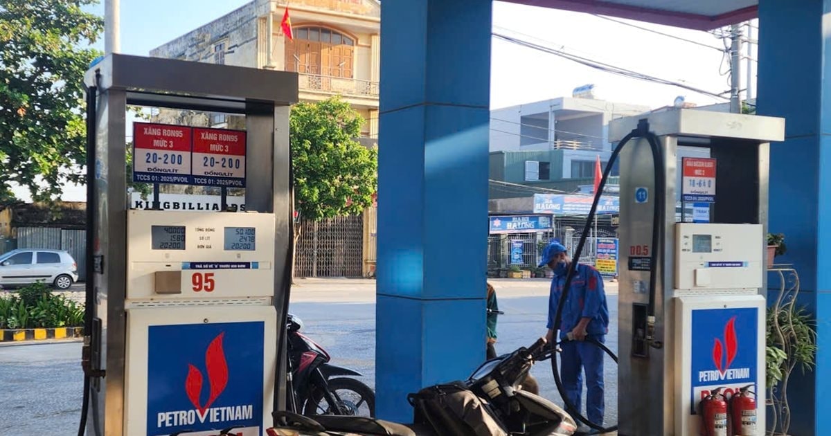 Giá xăng dầu hôm nay 10/4: Bảng giá xăng dầu Petrolimex, PVOIL, Mipec ...