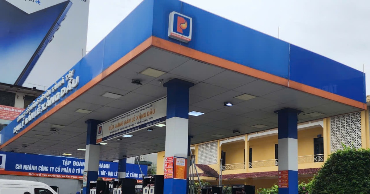 Giá xăng dầu hôm nay 15/4: Bảng giá xăng dầu tại Petrolimex, PVOIL ...