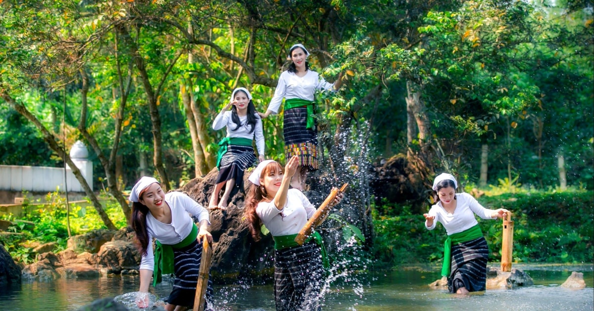 'Quà tặng' mát lành giữa 'chảo lửa' miền Tây Nghệ An
